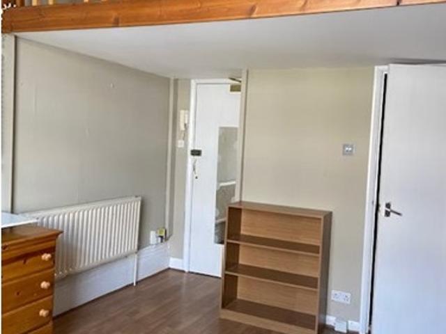 Studio To Rent