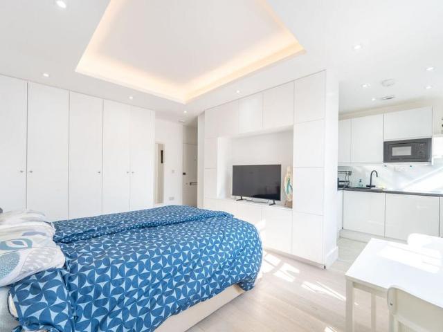 Studio to rent