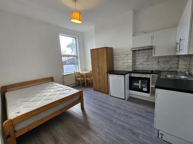Studio to rent