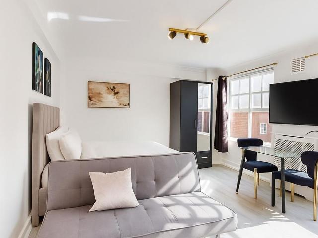 Studio to rent
