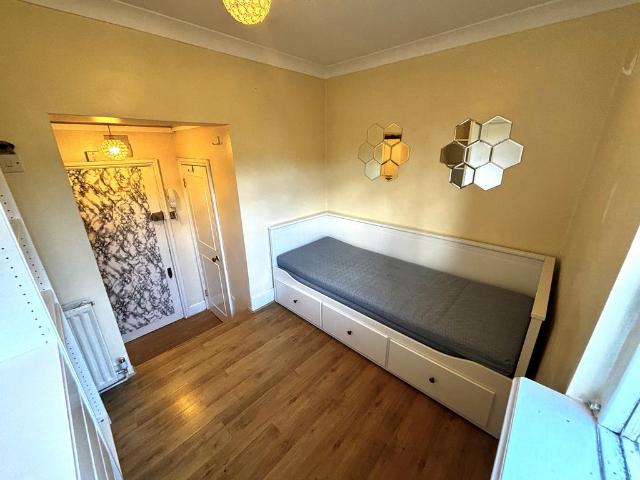 Studio to rent