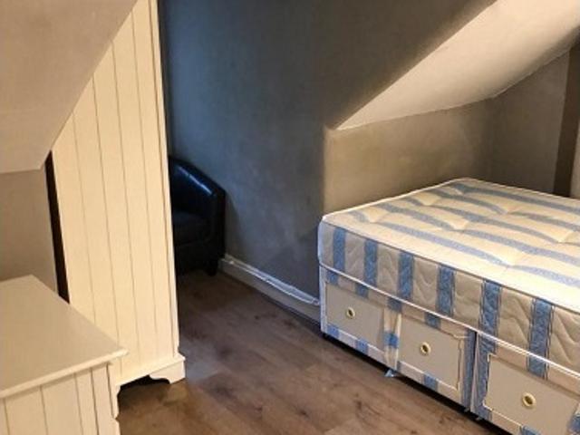 Studio To Rent