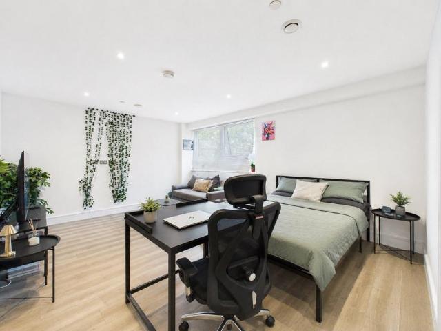 Studio to rent