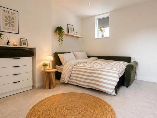Studio to rent