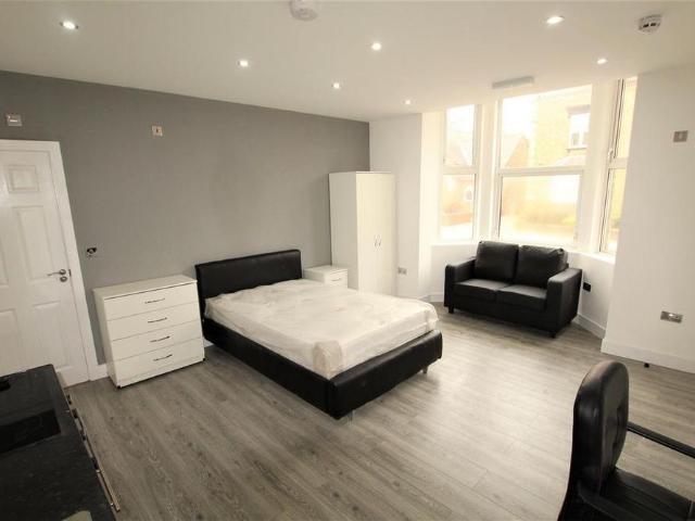 Studio to rent