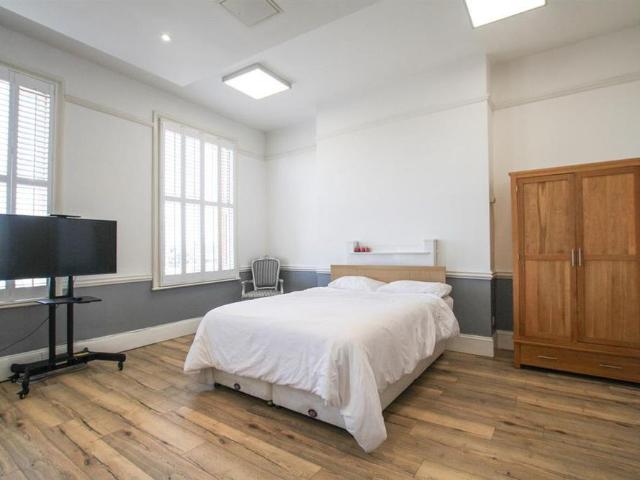 Studio to rent