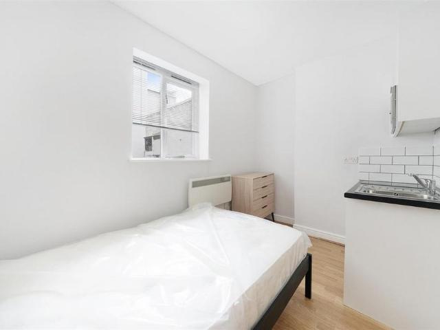 Studio to rent