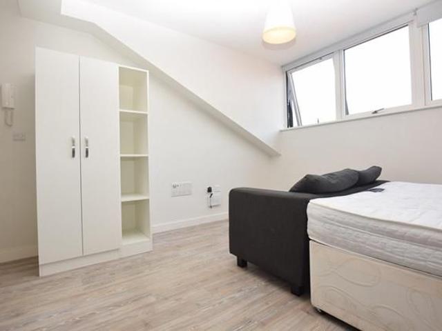 Studio to rent