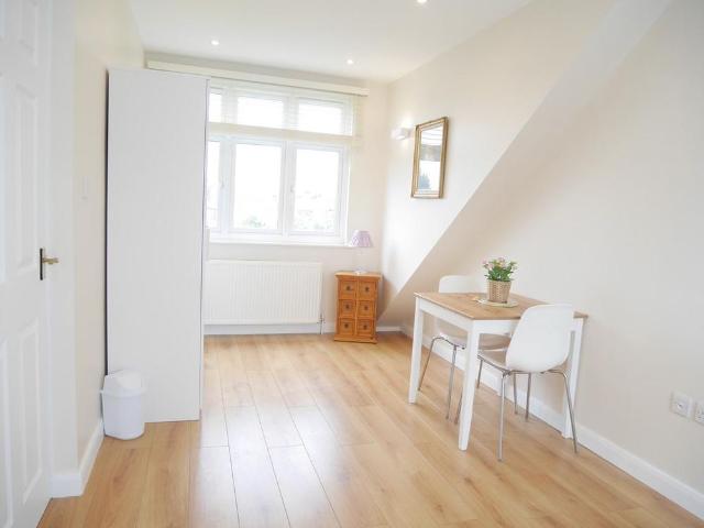 Studio to rent