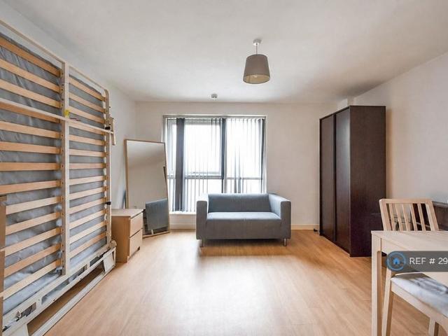 Studio to rent