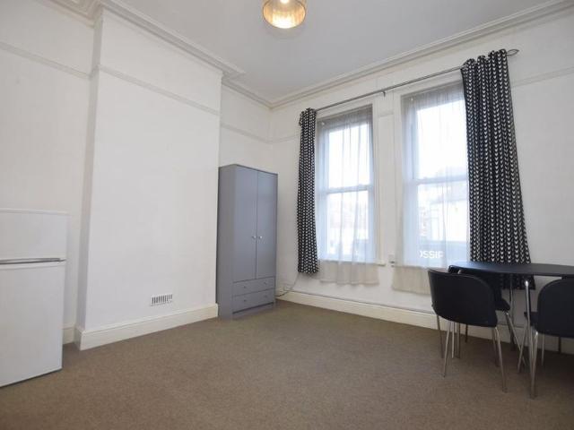 Studio to rent