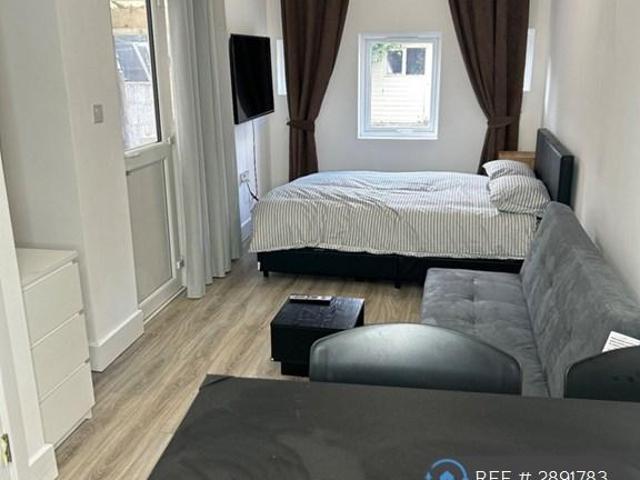Studio to rent
