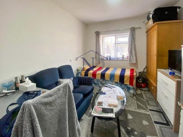 Studio to rent