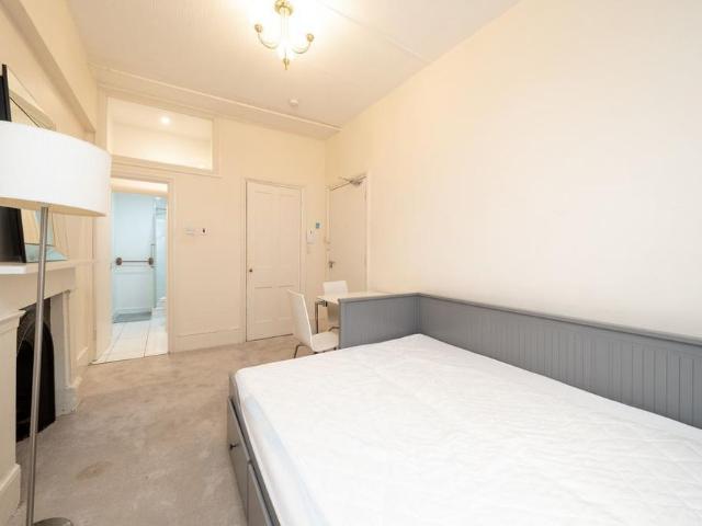 Studio to rent