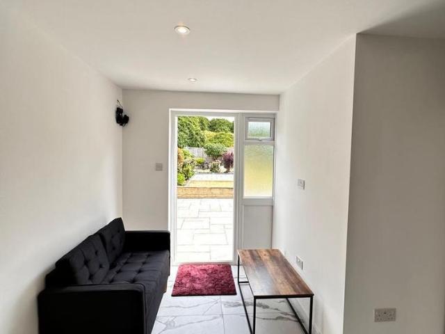 Studio to rent