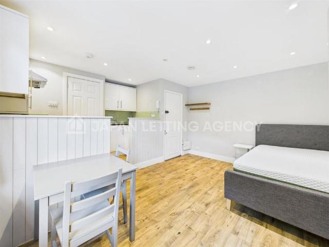 Studio to rent