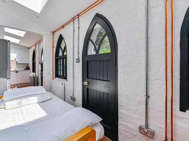 Studio to rent