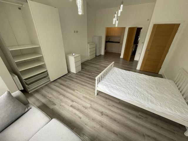 Studio to rent