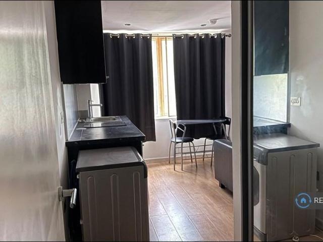 Studio to rent
