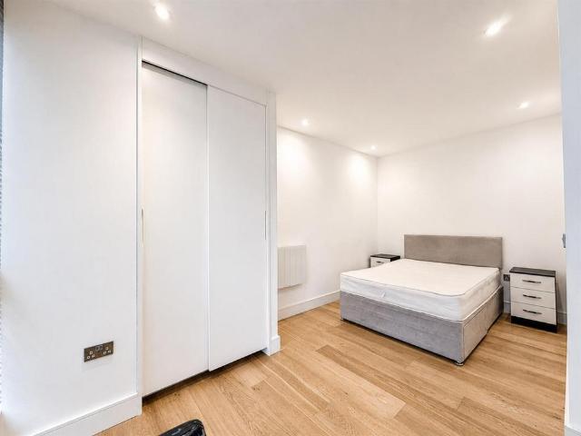 Studio to rent