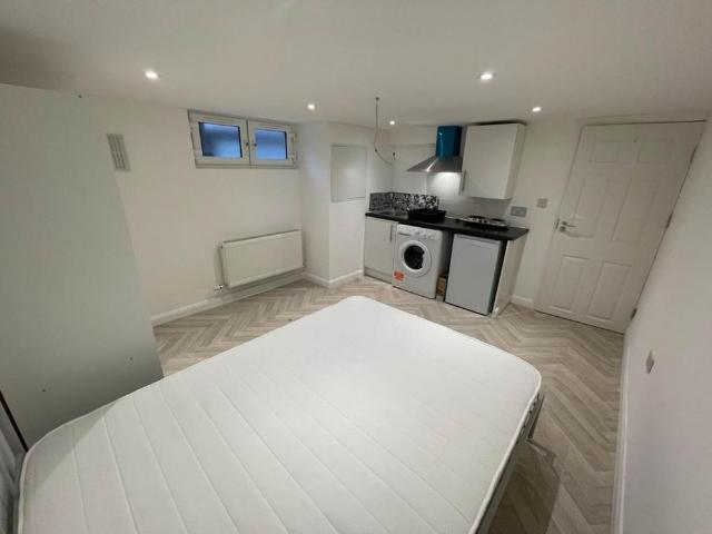 Studio to rent