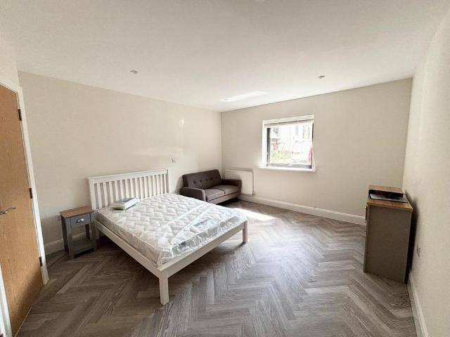 Studio to rent