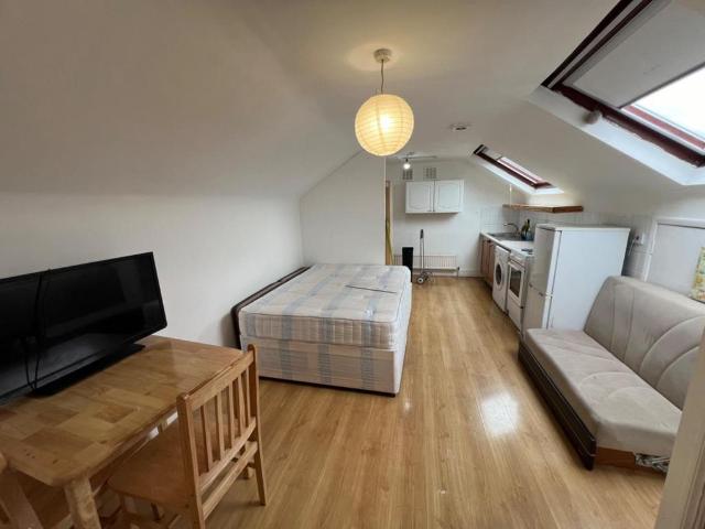 Studio to rent