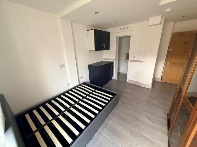 Studio to rent