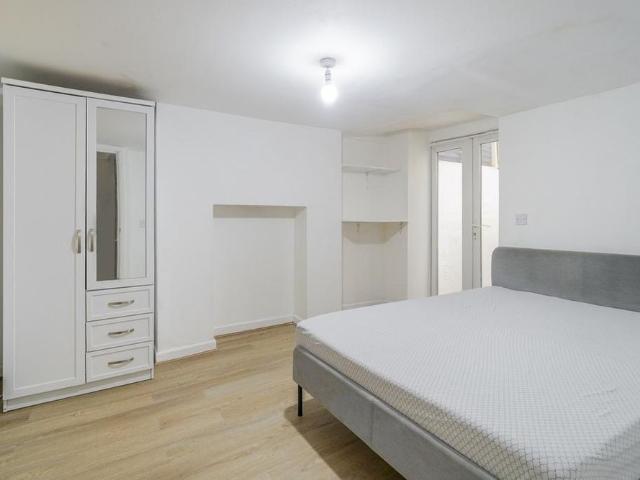 Studio to rent