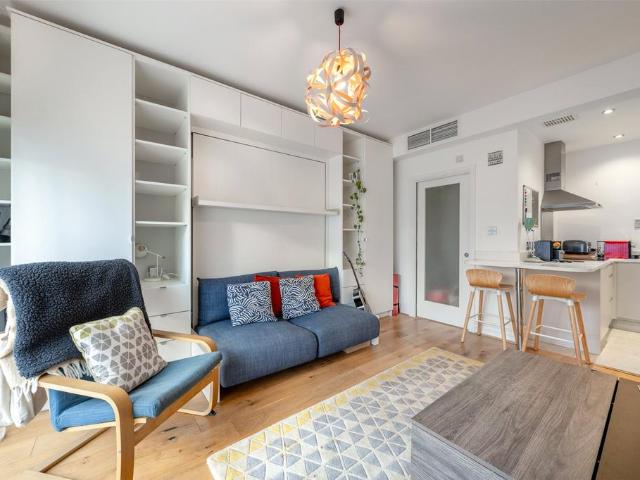 Studio to rent