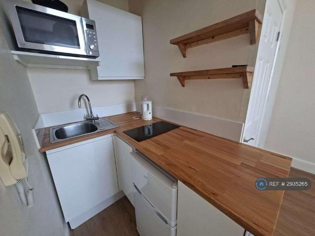 Studio to rent
