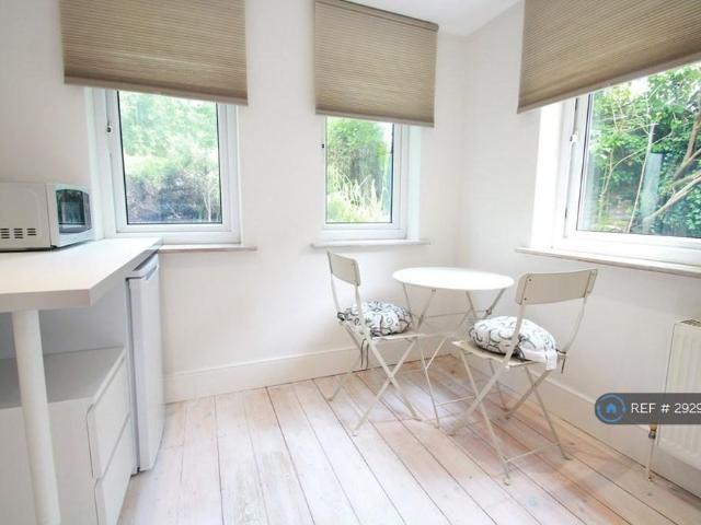 Studio to rent