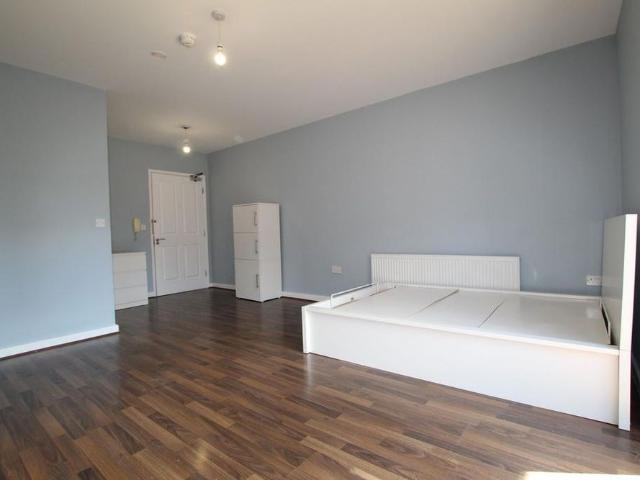 Studio to rent