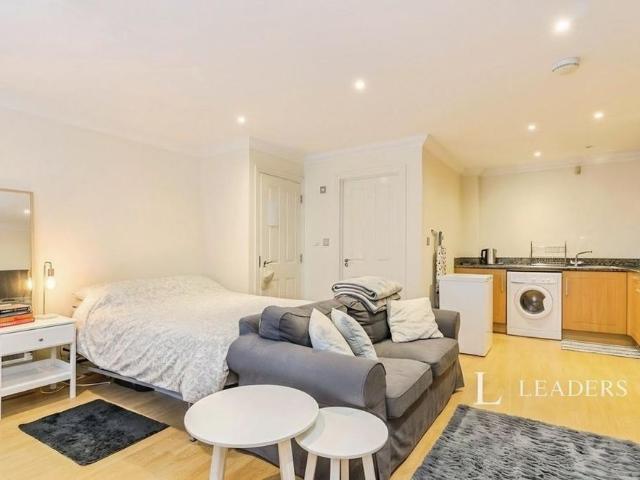 Studio to rent