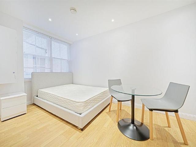 Studio to rent