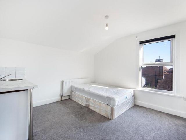 Studio to rent