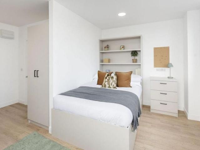 Studio to rent