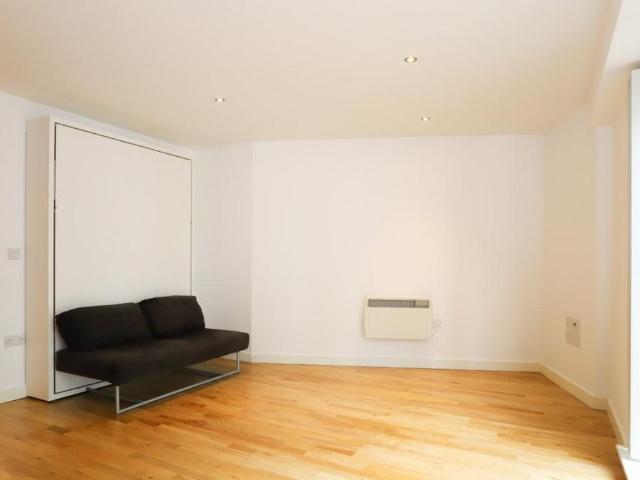 Studio to rent