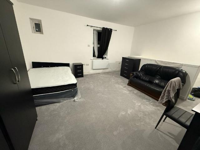 Studio to rent