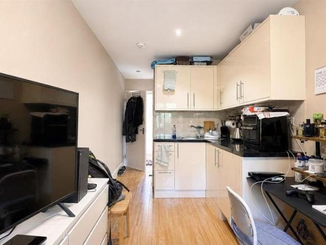 Studio to rent