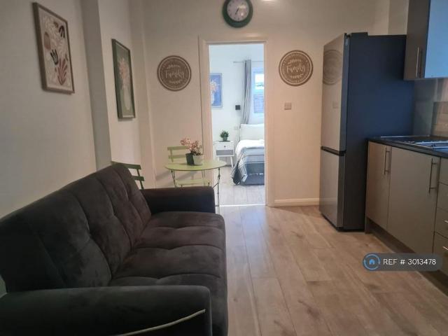 Studio to rent