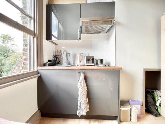Studio to rent