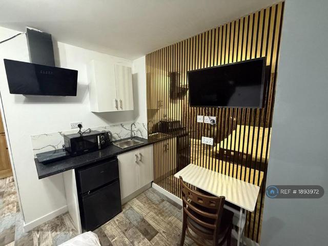 Studio to rent