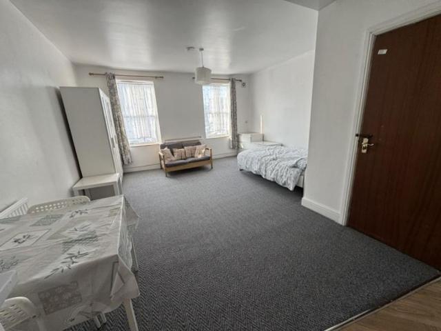 Studio to rent