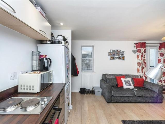 Studio to rent