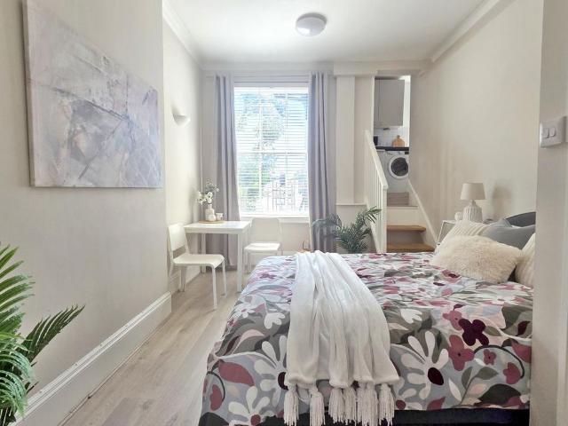 Studio to rent