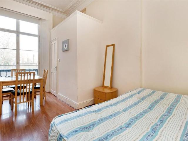 Studio to rent