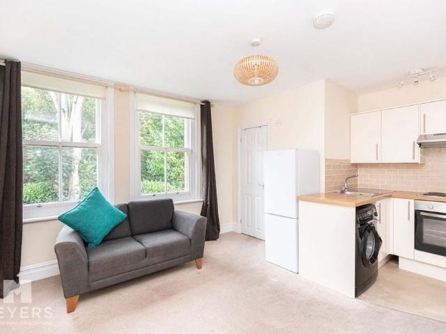 Studio to rent