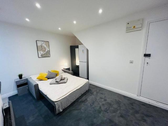Studio to rent