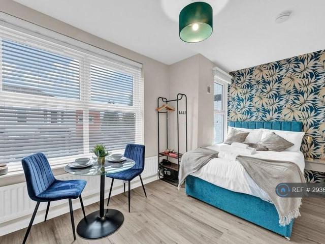 Studio to rent